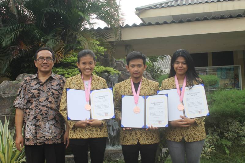 JUARA LOMBA IT DI MANCA NEGARA - Santi Rama